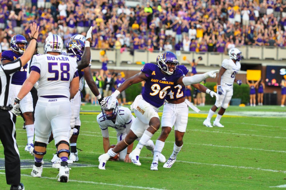 Kiante-Anderson-points-to-the-sideline-after-a-tackle-for-loss_more ...