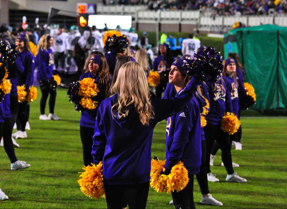 111117-09_tulane_ecu-cheerleaders-were-dressed-for-the-chilly ...