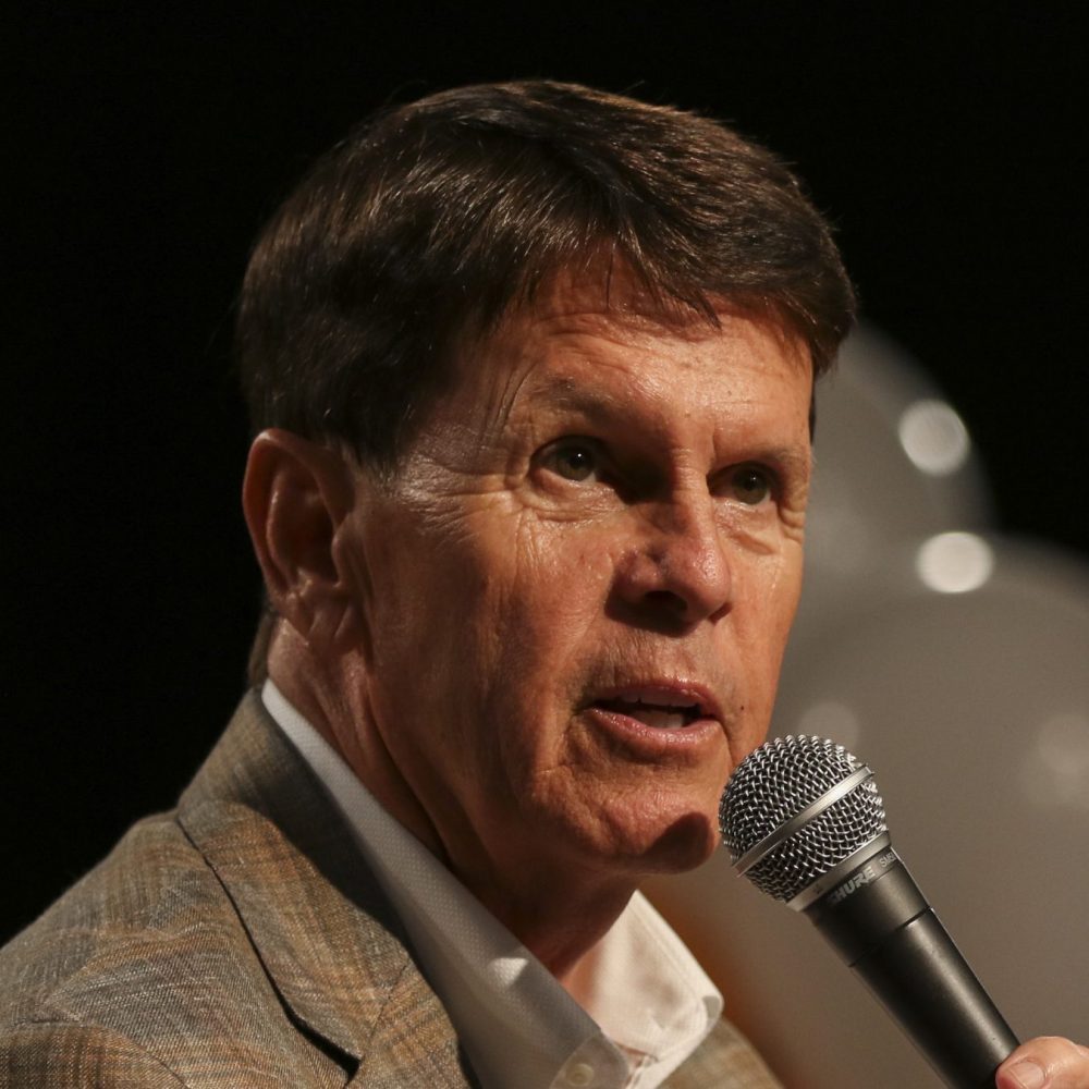 ECU turns to Dave Hart
