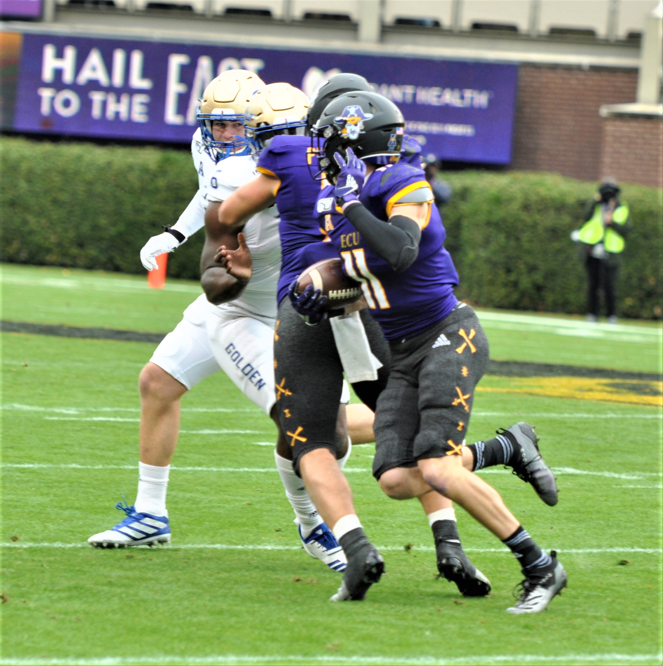 113019-03_blake-proehl-11_more-cutline_almyatt-DSC_0058