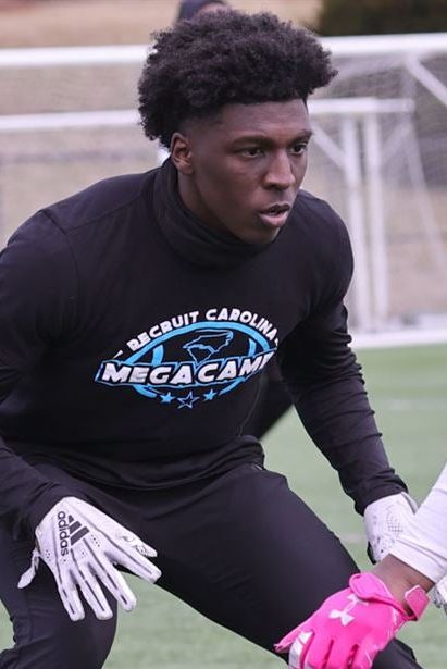 Pirates lure a star from DB factory