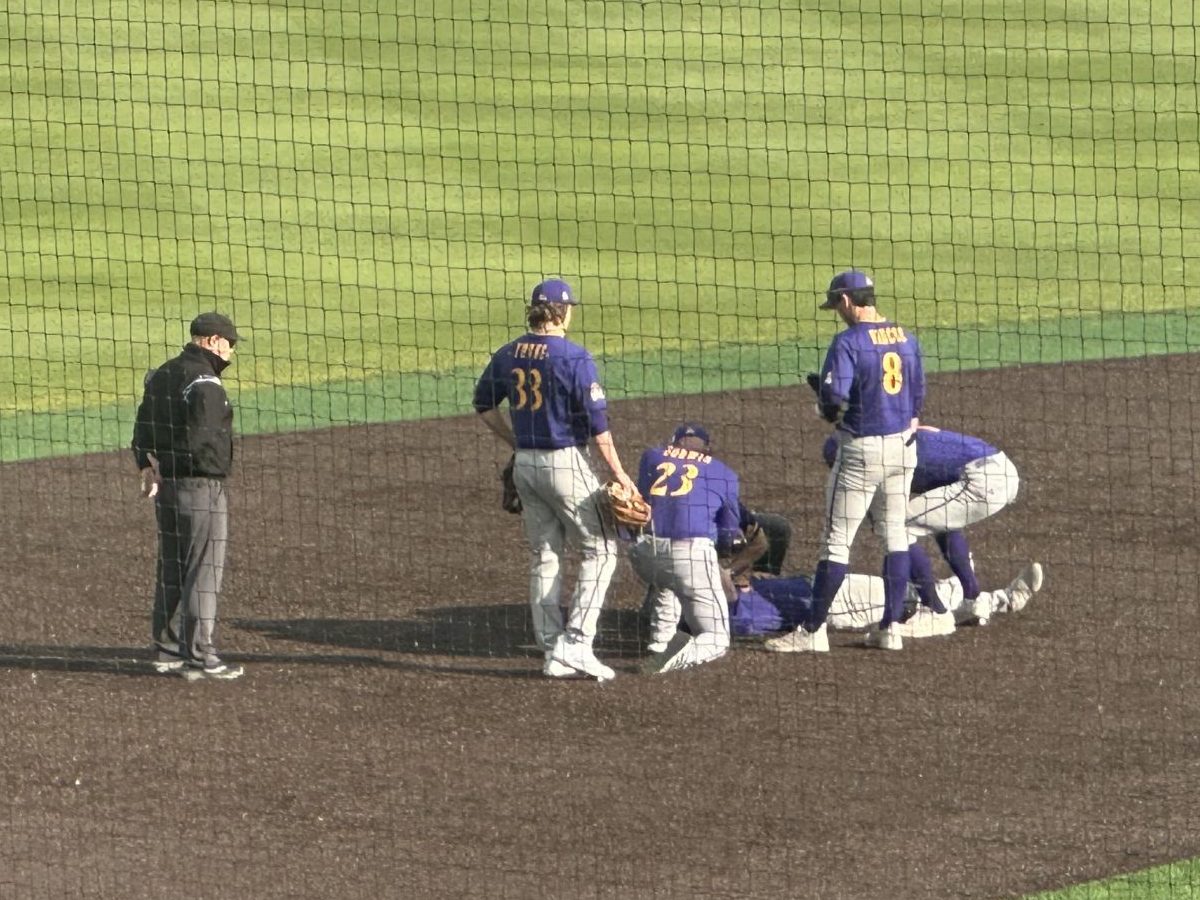 Charlotte holds off Pirates to take series